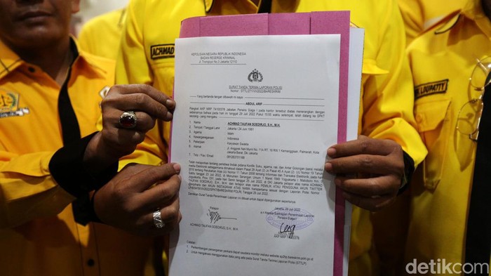 Golkar Laporkan Haris Pertama ke Bareskrim Polri Golkar Laporkan Haris Pertama ke Bareskrim Polri