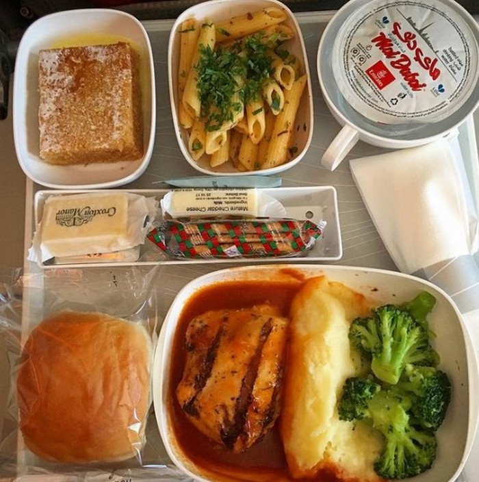 Nyamm! Ini 10 Potret Makanan di Maskapai Seluruh Dunia