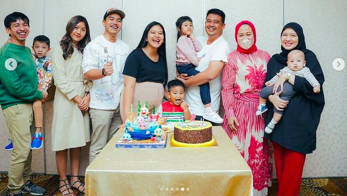 Intip Kecantikan Erina Gudono Calon Menantu Ketiga Jokowi Intip Kecantikan Erina Gudono Calon Menantu Ketiga Jokowi