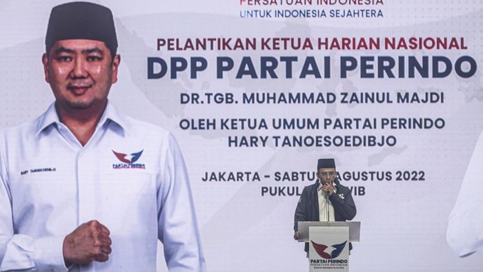 Momen TGB Zainul Majdi Dilantik Jadi Ketua Harian Perindo Momen TGB Zainul Majdi Dilantik Jadi Ketua Harian Perindo