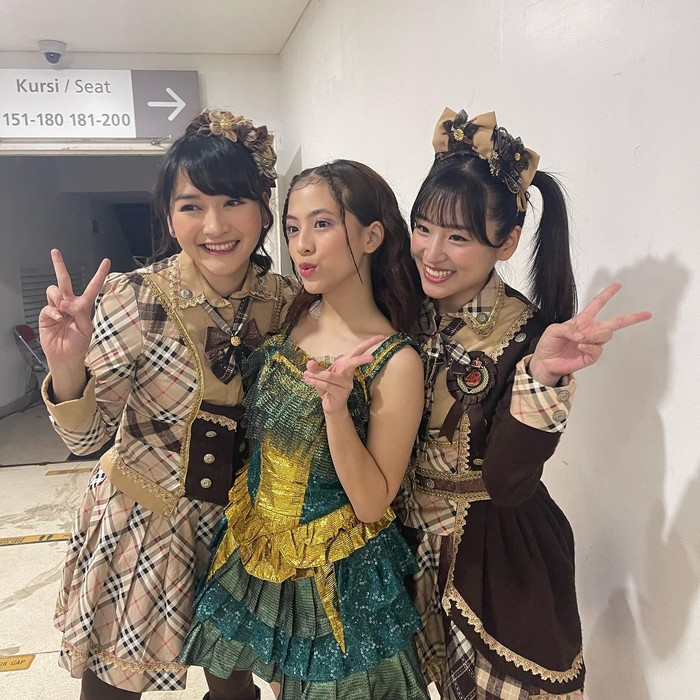 Gaya Adhisty Zara Jadi 'Member' JKT48 Lagi