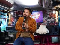 Adriano Qalbi Gelar Tur Stand Up di 8 Kota