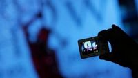 VCS Mahasiswi Lombok Viral Berawal dari Live TikTok, Lanjut ke WhatsApp