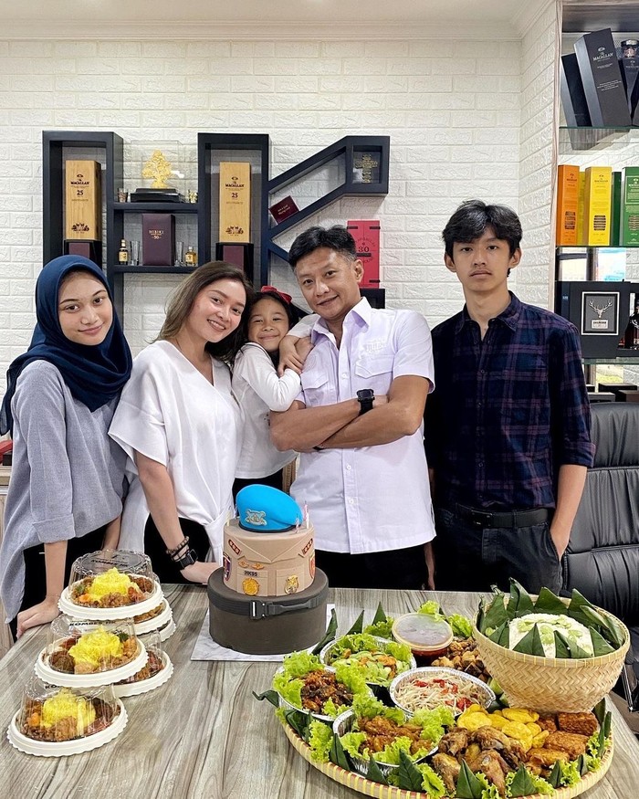 Intip Gaya Kuliner Seali Syah, Istri Brigjen Hendra Kurniawan