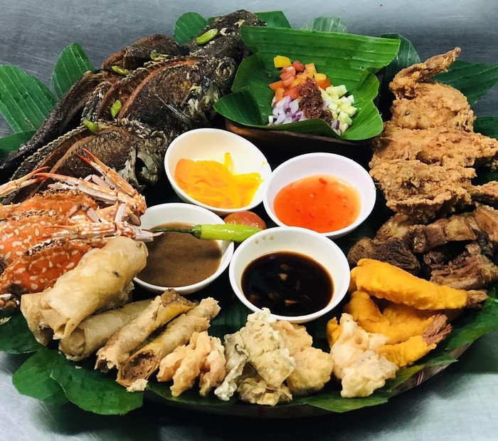 Restoran di Filipina Ini Punya Jalanan Isi Ikan Warna-warni yang Keren!
