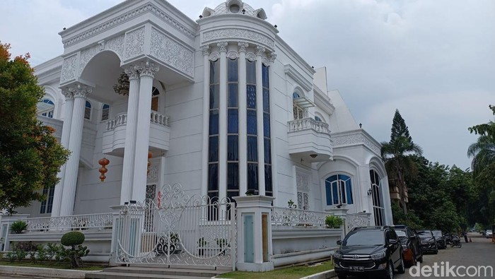 Jejak Kasus Apin BK Bandar Judi Online Kelas Atas Jejak Kasus Apin BK Bandar Judi Online Kelas Atas