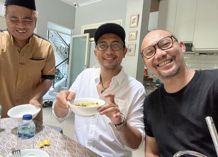 Dijuluki 'Crab Daddy', Piyu Padi Jago Masak dan Olah Kepiting