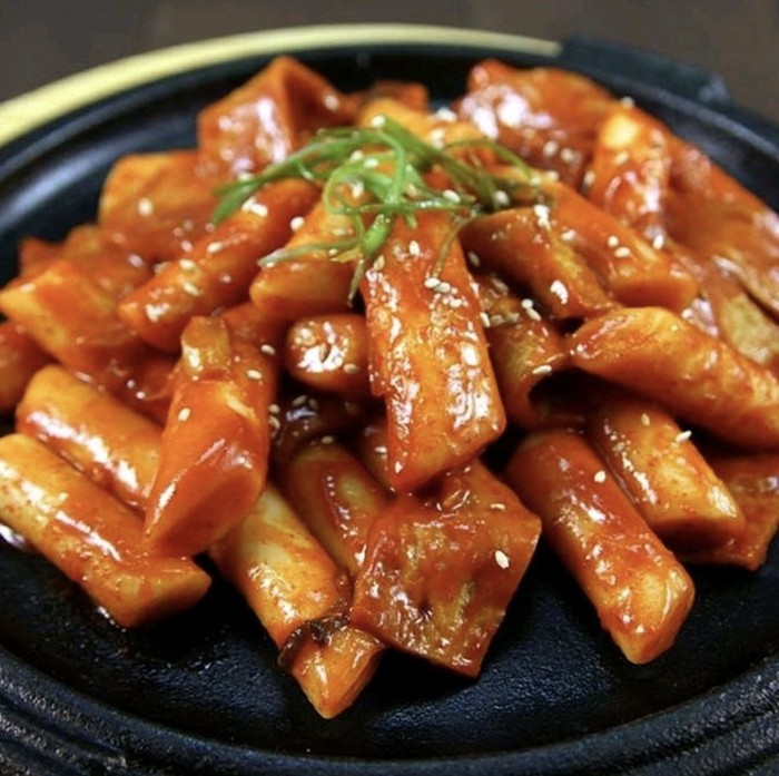 Daebak! Topokki Rp 10 ribuan Ada di Sini