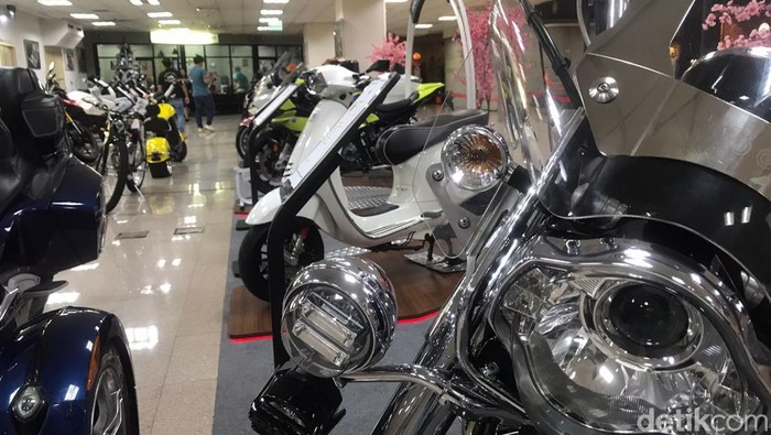 Geliat Bursa Motor Gede di WTC Mangga 2