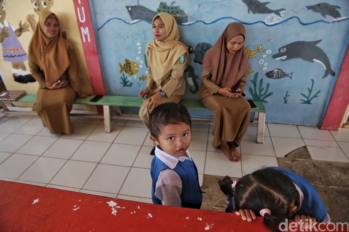 Tantangan Guru Paud Ajar Anak-anak di Pulau Terluar