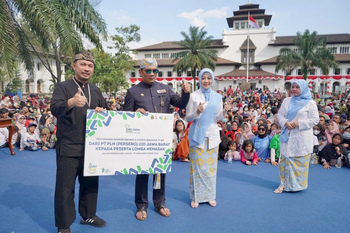 PLN dan Pemprov Jabar Gelar Lomba Masak Pakai Kompor Listrik PLN dan Pemprov Jabar Gelar Lomba Masak Pakai Kompor Listrik