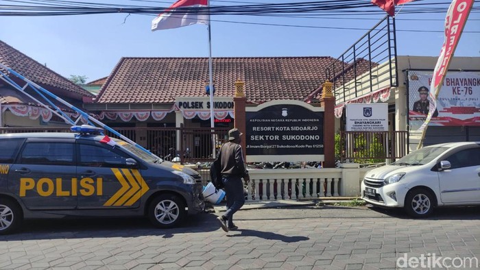 Terciduk Nyabu di Kantor, Kapolsek Sukodono Sidoarjo Dicopot! Terciduk Nyabu di Kantor, Kapolsek Sukodono Sidoarjo Dicopot!