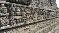 Melihat Lebih Dekat Gambaran Siksa Neraka di Relief Candi Jago