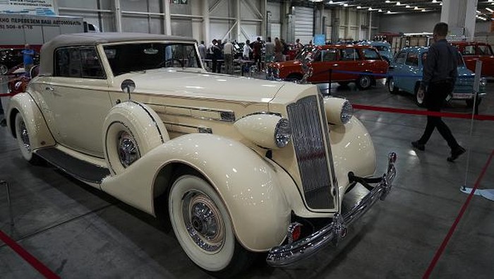 Gerebek Pameran Oldtimer, Surganya Pencinta Mobil Klasik di Rusia