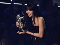 Lisa BLACKPINK Jadi Solois K-Pop Pertama Raih Penghargaan MTV VMA