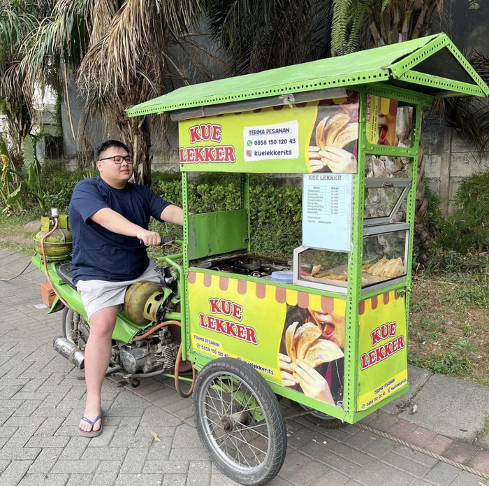 Momen Steven Setiono 'Crazy Rich Surabaya' Bareng Hotman Paris hingga ...