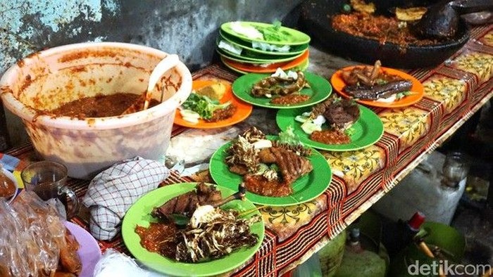 Pedas Mantap! 20 Pecel Lele & Ayam Rp 20 Ribuan Ada di Sini
