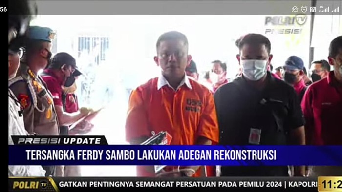 Momen Ferdy Sambo Tampil dengan Baju Tahanan Jalani Rekonstruksi