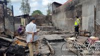 Korsleting Listrik, 8 Kamar Kos di Pulau Misol Denpasar Ludes Terbakar
