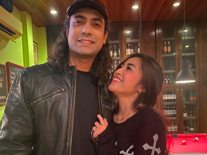 Gege Fransiska Akhirnya Bertemu Jubin Nautiyal Bisa Foto Dan Bermanja