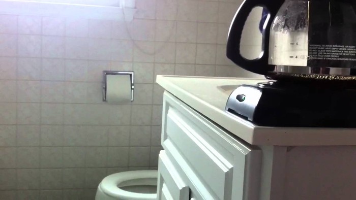 Ini 10 Foto Kocak Simpan Makanan di Kamar Mandi, Roti hingga Lobster