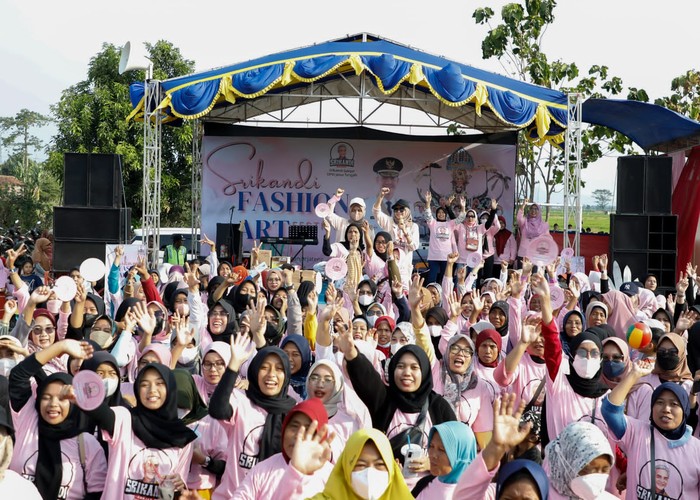 Konsolidasi Dukungan, Srikandi Ganjar Jateng Gelar Festival Fesyen Konsolidasi Dukungan, Srikandi Ganjar Jateng Gelar Festival Fesyen
