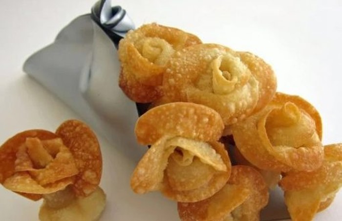 Cantik! 10 Makanan Ini Diubah Bentuknya Jadi Bunga Mawar