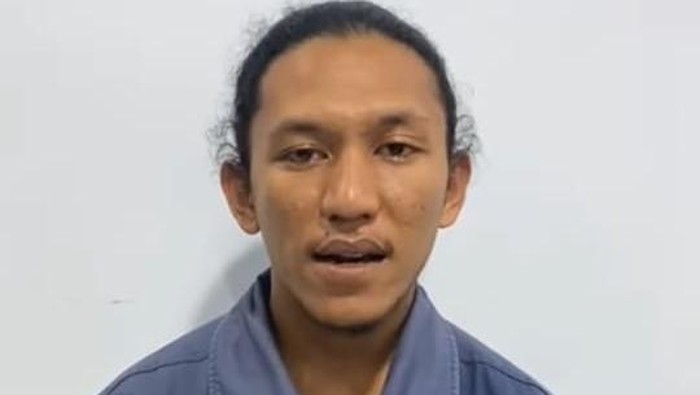 Mahasiswa Gorontalo Hina Presiden Saat Demo BBM Minta Maaf Usai Diperiksa Mahasiswa Gorontalo Hina Presiden Saat Demo BBM Minta Maaf Usai Diperiksa