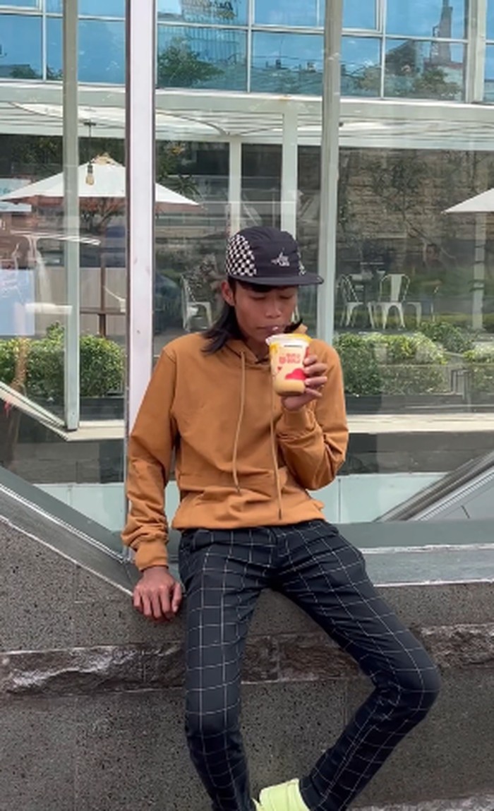 Potret Keren Bonge Saat Jadi Model JF3 hingga Belanja di Minimarket