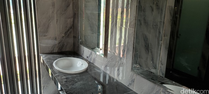 Rupa Toilet di TMII Sangat Bagus, Bikin Terkesima