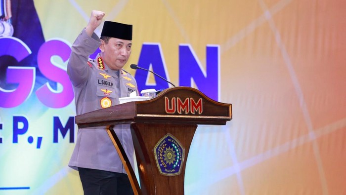 Kapolri Listyo Sigit Kembali Ingatkan Anggota: Ikan Busuk Mulai dari Kepala Kapolri Listyo Sigit Kembali Ingatkan Anggota: Ikan Busuk Mulai dari Kepala