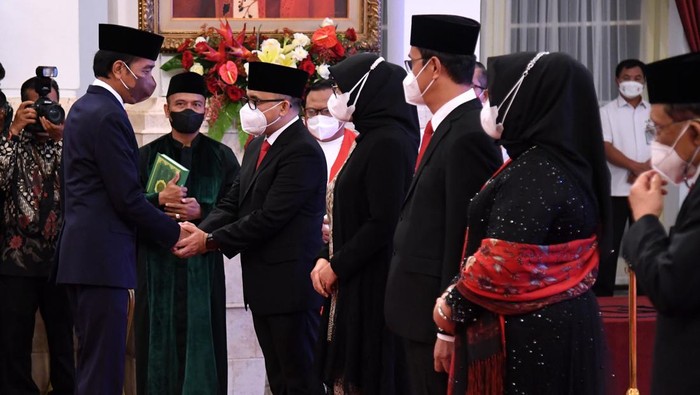 Potret Azwar Anas, dari Bupati Banyuwangi ke Kursi Menteri Jokowi