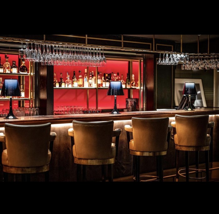 10 Potret Restoran Favorit Ratu Elizabeth II, Mewah dan Klasik!