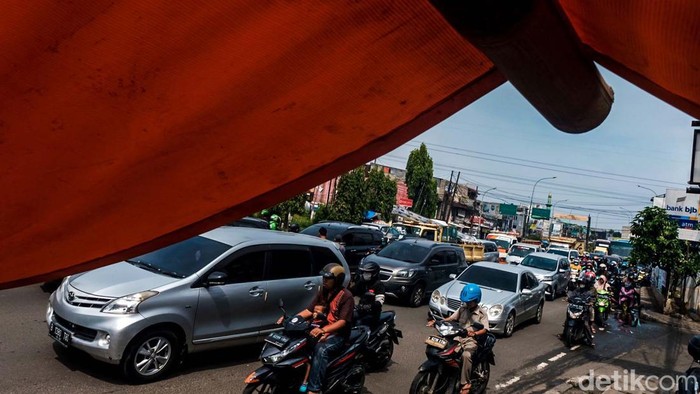 Begini Kemacetan di Ciputat yang Jadi 'Sarapan' Pengendara Tiap Hari