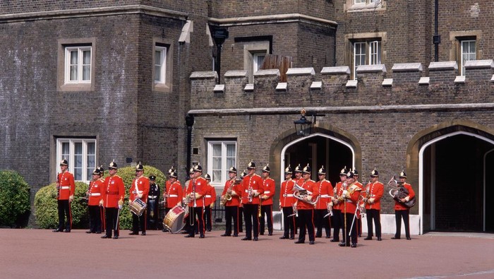 Keliling St James Tempat Raja Inggris Ditetapkan oleh Dewan Aksesi