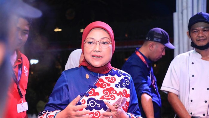 Menaker Buka Suara soal Waroeng SS Pangkas Gaji Karyawan Penerima BLT! Menaker Buka Suara soal Waroeng SS Pangkas Gaji Karyawan Penerima BLT!