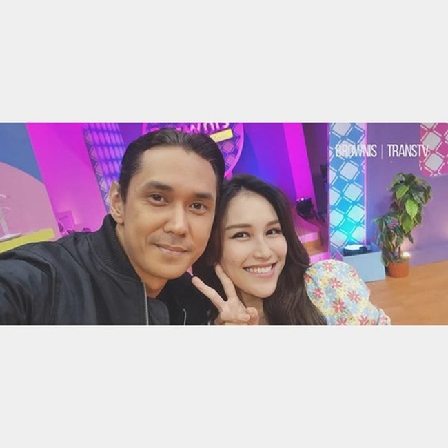 7 Foto Ayu Ting Ting Dirangkul Adik Sara Wijayanto, Ramai Dijodohkan ... 7 Foto Ayu Ting Ting Dirangkul Adik Sara Wijayanto, Ramai Dijodohkan ...