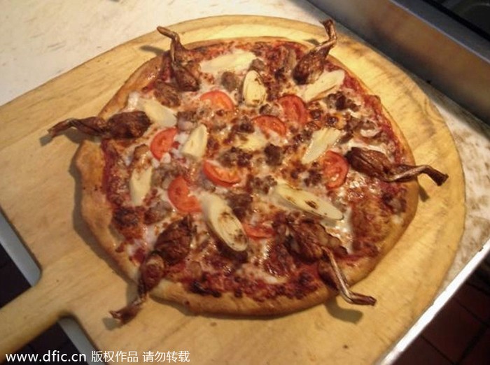 10 Hidangan Aneh Ini Berbahan Hewan, Ada Sosis Kuda hingga Keju Belatung