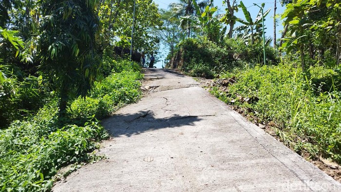 Lokasi Truk Nyasar ke Kuburan di Semarang Usai Ditumpangi Wanita Cantik Lokasi Truk Nyasar ke Kuburan di Semarang Usai Ditumpangi Wanita Cantik