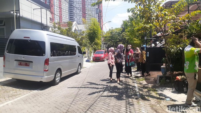 Potret Rumah Duka Iwan, PNS Semarang Saksi Korupsi yang Tewas Dibunuh Potret Rumah Duka Iwan, PNS Semarang Saksi Korupsi yang Tewas Dibunuh