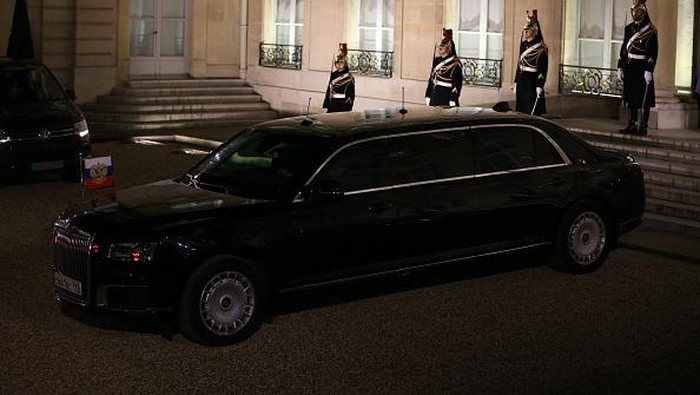 Begini Kecanggihan Senat Aurus, Mobil Vladimir Putin yang Kebal Bom