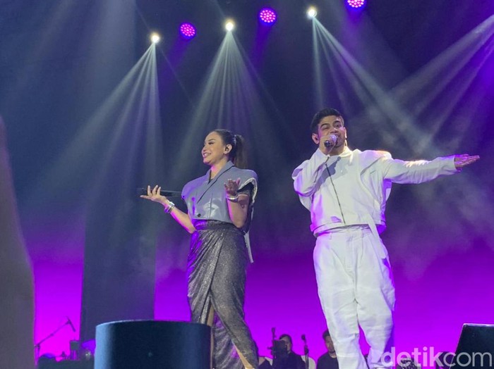 Potret Keseruan Saat Rossa Konser Rayakan 25 Tahun Berkarir