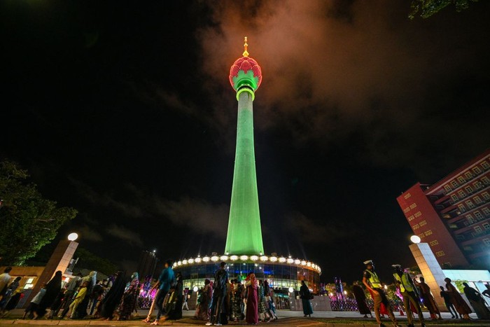 Si 'Gajah Putih', Menara Terbesar di Asia Selatan Sudah Dibuka