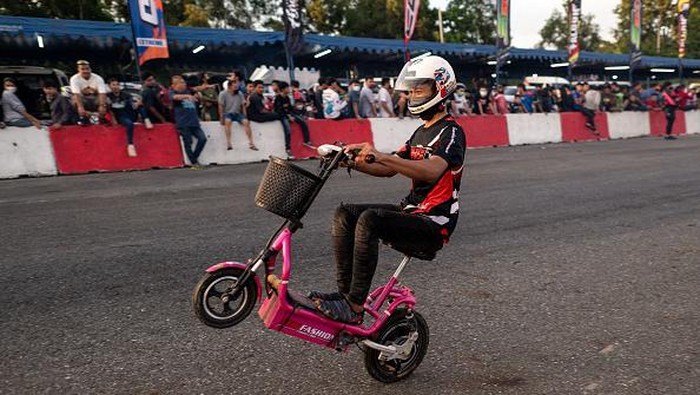 Lihat Lebih Dekat Drag Bike Langsung dari Thailand