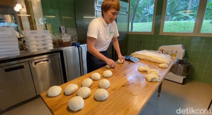 Ada Pizza Italia Autentik di Taman Dekat Stasiun MRT Cipete Raya