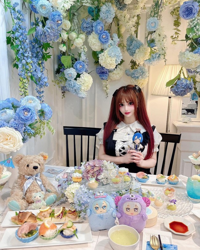 Foto Wanita Terobsesi Jadi Boneka Perancis, Operasi Payudara Sampai Ukuran M