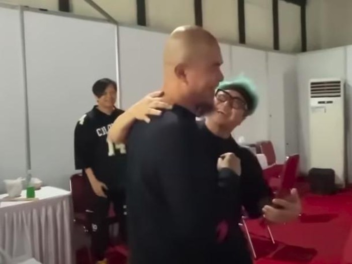Armand Maulana Sempat Pikir Thomas Marah ke Ahmad Dhani saat Banting Bass Armand Maulana Sempat Pikir Thomas Marah ke Ahmad Dhani saat Banting Bass