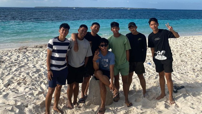Gelandang PSM Ananda Raehan Liburan ke Tanjung Bira Manfaatkan Jeda Liga 1 Gelandang PSM Ananda Raehan Liburan ke Tanjung Bira Manfaatkan Jeda Liga 1