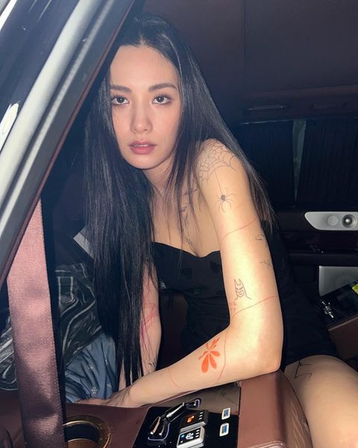 NANA eks After School Bikin Heboh Pamer Tubuh Penuh Tato NANA eks After School Bikin Heboh Pamer Tubuh Penuh Tato
