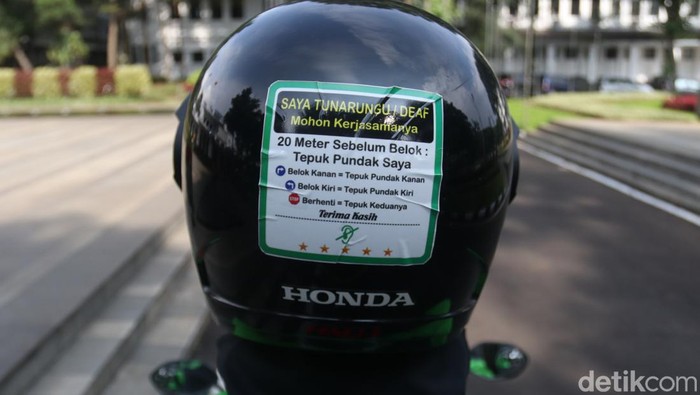 Perjuangan Ojol Hartono, Mendobrak Keterbatasan di Jalanan Bandung